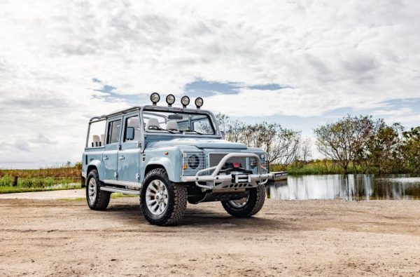 Bring Your Vintage Land Rover to Life With an Upgraded Puma Defender ...