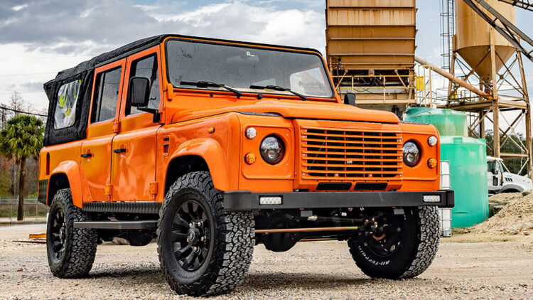 Bring Your Vintage Land Rover to Life With an Upgraded Puma Defender ...