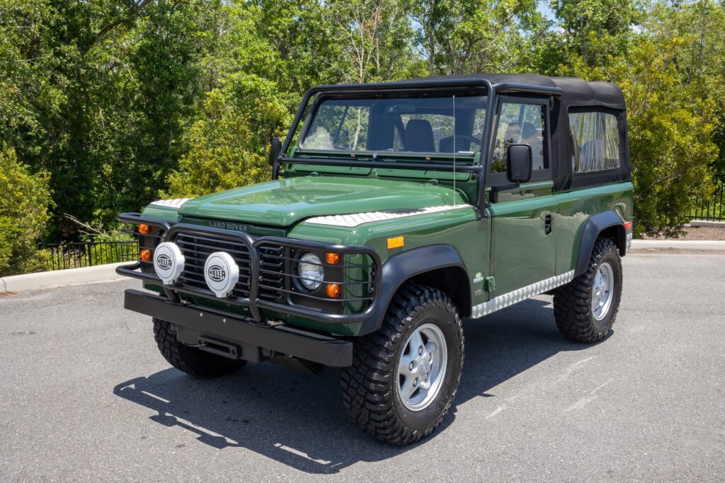 Everything You Need to Know About the Land Rover 1980s Defender - ECD ...